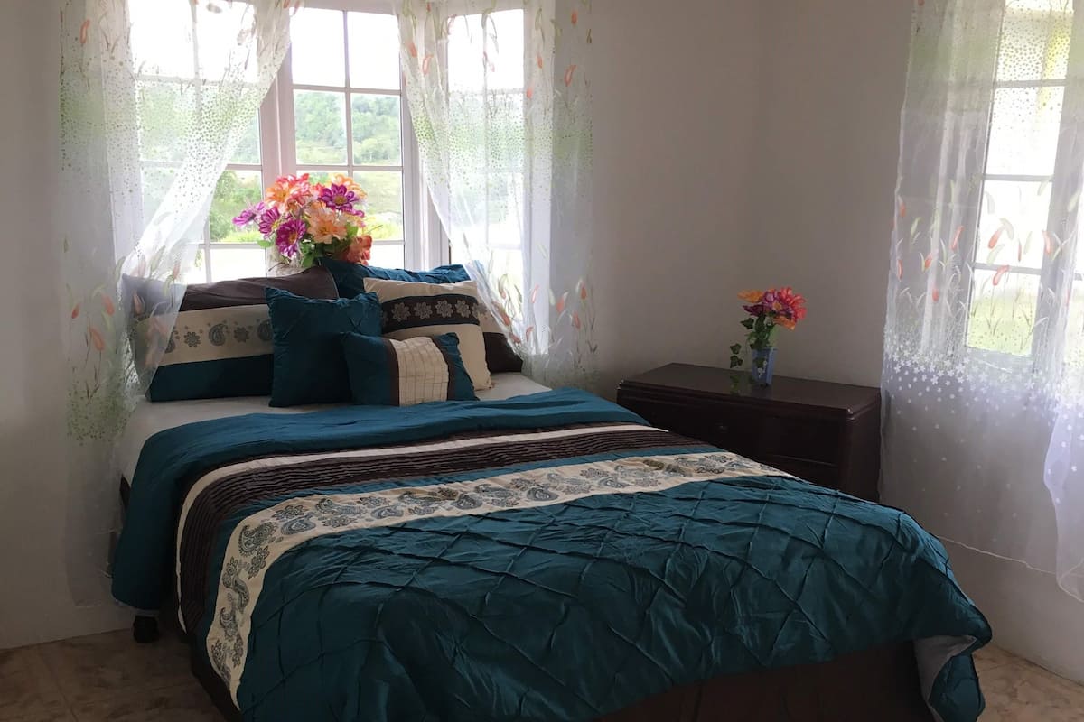 Quarto Duplo Tradicional, 1 cama de casal, não fumadores | 3 quartos, com mobília individualizada, ferro/tábua de engomar