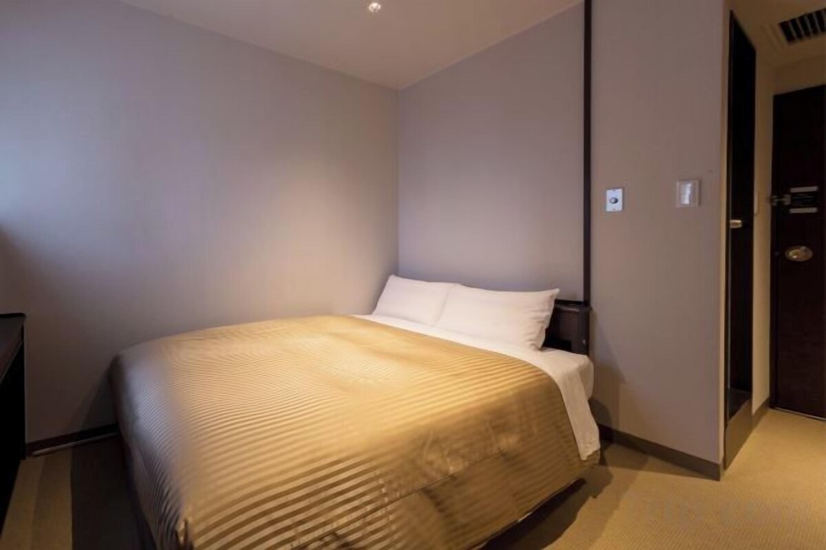 Cortinas/cortinados opacos, Wi-fi grátis, roupa de cama fornecida 