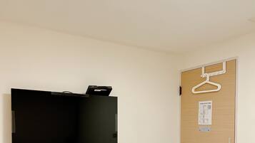 Quarto Duplo, casa de banho partilhada (A) | Edredões de penas, secretária, cortinas/cortinados opacos, Wi-fi grátis