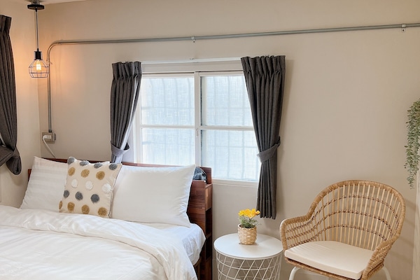 Quarto Duplo, casa de banho partilhada (B) | Edredões de penas, secretária, cortinas/cortinados opacos, Wi-fi grátis