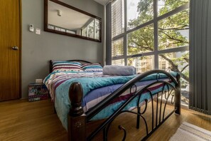 Condo família, 2 quartos, para não fumantes | 2 quartos, cofres nos quartos, escrivaninha