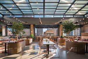 3 restaurantes, pequenos-almoços servidos, cozinha mexicana 