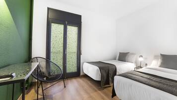 Quarto Duplo para 1 Pessoa | 1 quarto, com decoração personalizada, secretária