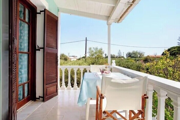 Apartamento, vista para o mar | Sala de estar | TV de ecrã plano, brinquedos