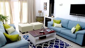 Apartamento Clássico, 3 quartos | Sala de estar