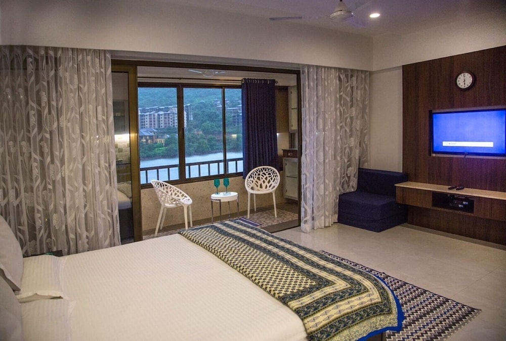 Lavasa's Luxurious Lake View - Lavasa