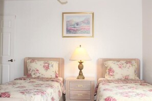 Casa | 2 quartos, escrivaninha, berço de viagem, Wi-Fi de cortesia