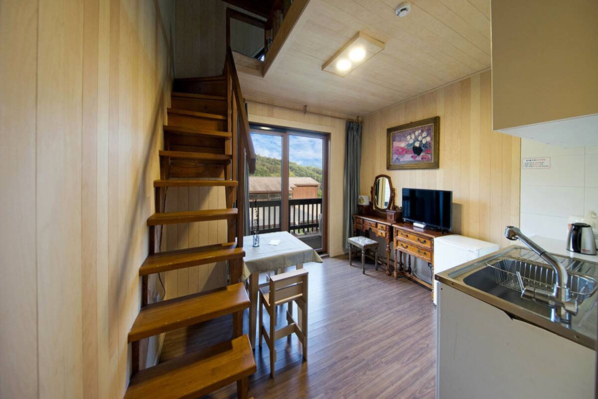 Quarto (B-1 Type) | Área de estar