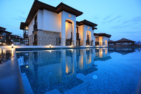 Piscina exterior sazonal