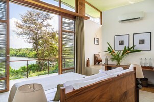 Tri Villa | Cofres nos quartos, escrivaninha, Wi-Fi de cortesia, roupa de cama