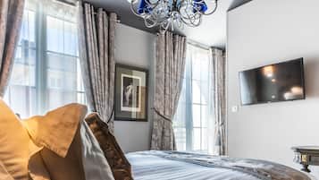 Quarto Familiar | Roupa hipoalergénica, cofre no quarto, secretária