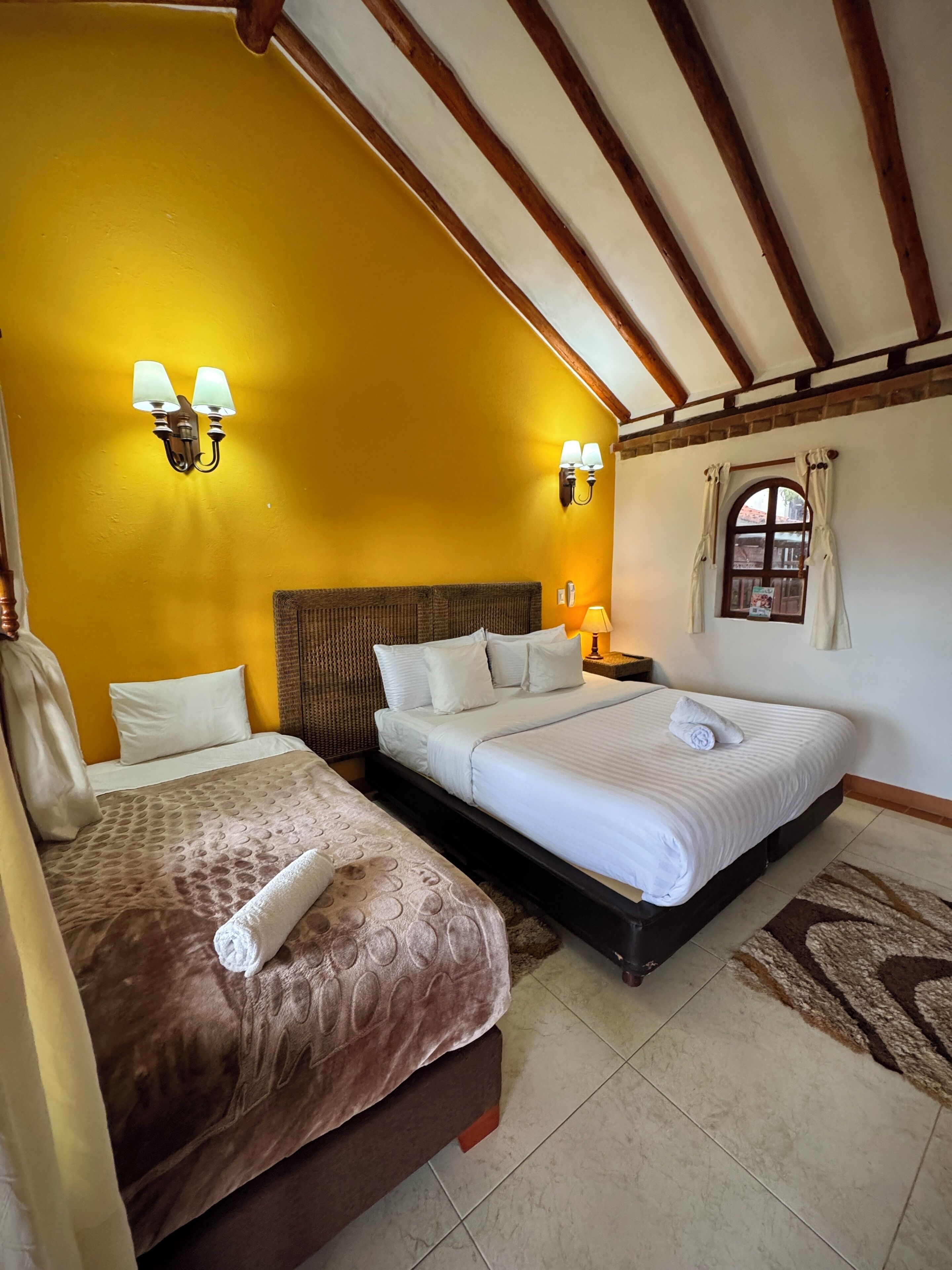 Quarto Triplo | Ferro/tábua de engomar, Wi-fi grátis, roupa de cama fornecida 