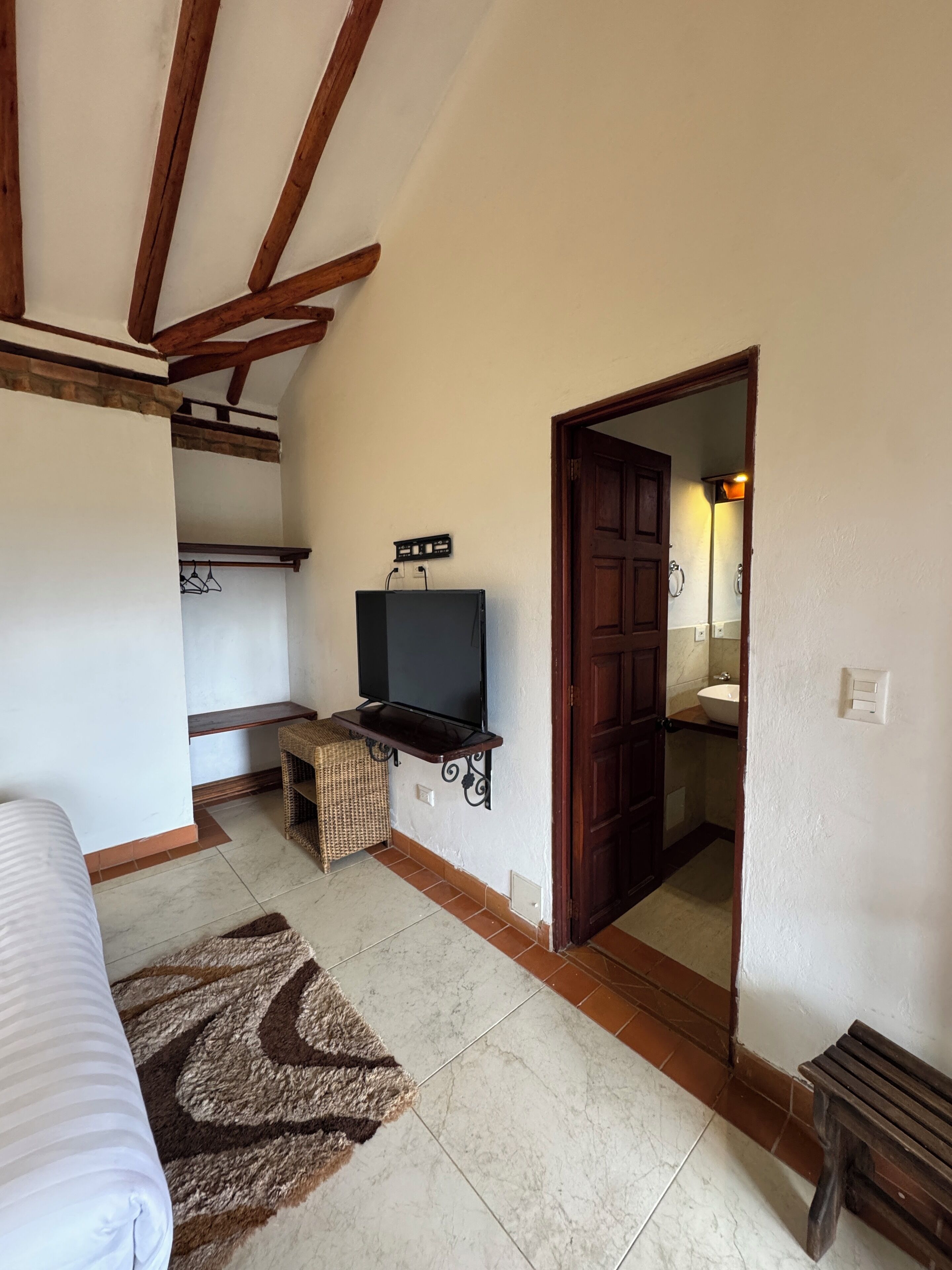 Quarto Superior | Ferro/tábua de engomar, Wi-fi grátis, roupa de cama fornecida 