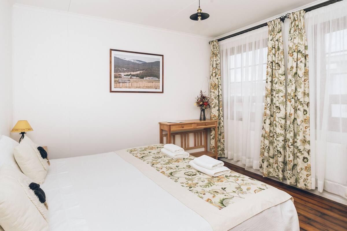Quarto Duplo | Cofre no quarto, Wi-fi grátis, roupa de cama fornecida