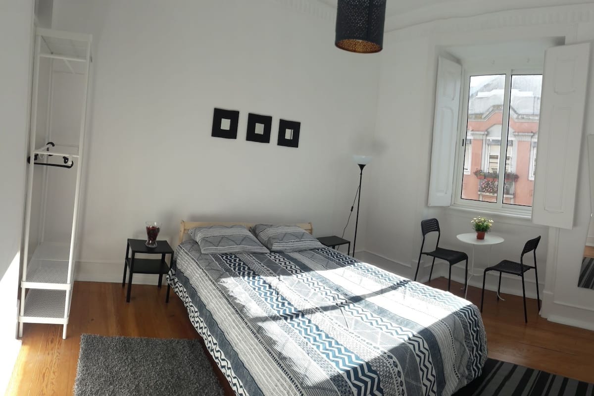Quarto Duplo Cidade (Fernando Pessoa) | Cortinas/cortinados opacos, quartos insonorizados, Wi-fi grátis