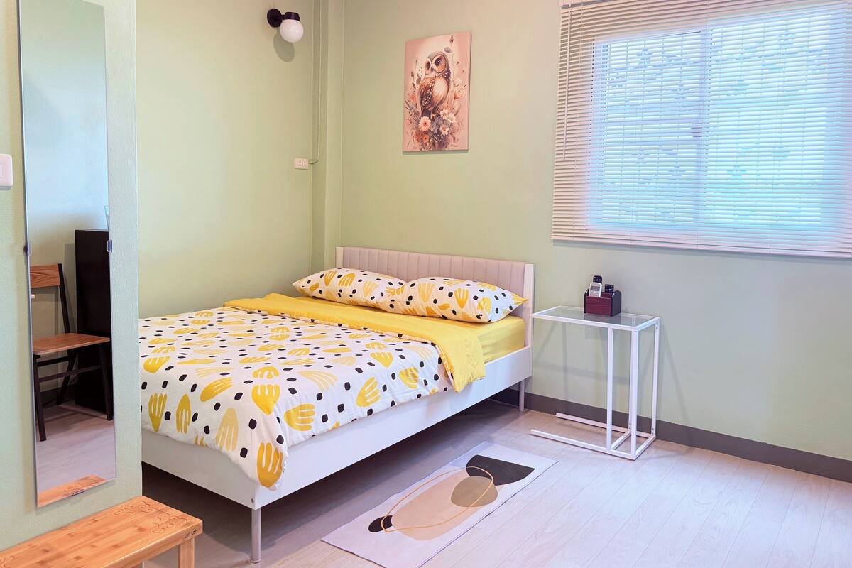 Quarto econômico | 1 quarto, roupas de cama premium, frigobar (abastecido com itens grátis)