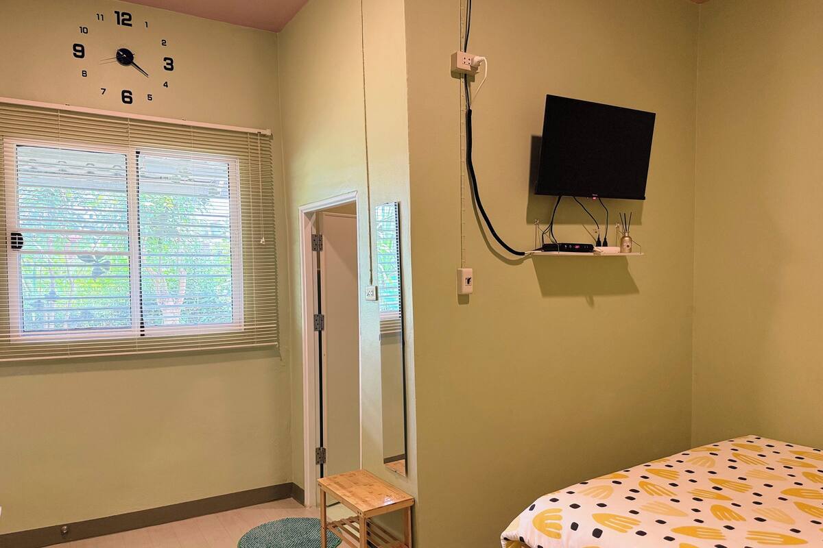 Quarto econômico | 1 quarto, roupas de cama premium, frigobar (abastecido com itens grátis)