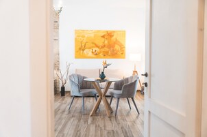 Quarto Superior | Minibar, cofre no quarto, secretária, cortinas/cortinados opacos 