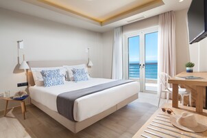 Suíte júnior | Roupas de cama premium, cofres nos quartos, escrivaninha