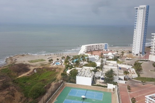 8 piscinas exteriores