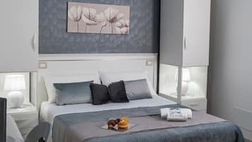 Quarto casal luxo | 1 quarto, frigobar, cofres nos quartos, escrivaninha