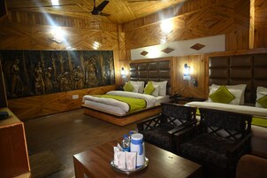 Quarto Quádruplo | Quartos insonorizados, ferro/tábua de engomar, Wi-fi grátis 