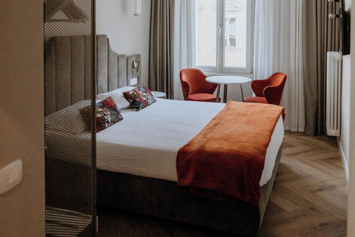 Quarto Superior | Roupa hipoalergénica, minibar, quartos insonorizados, Wi-fi grátis 
