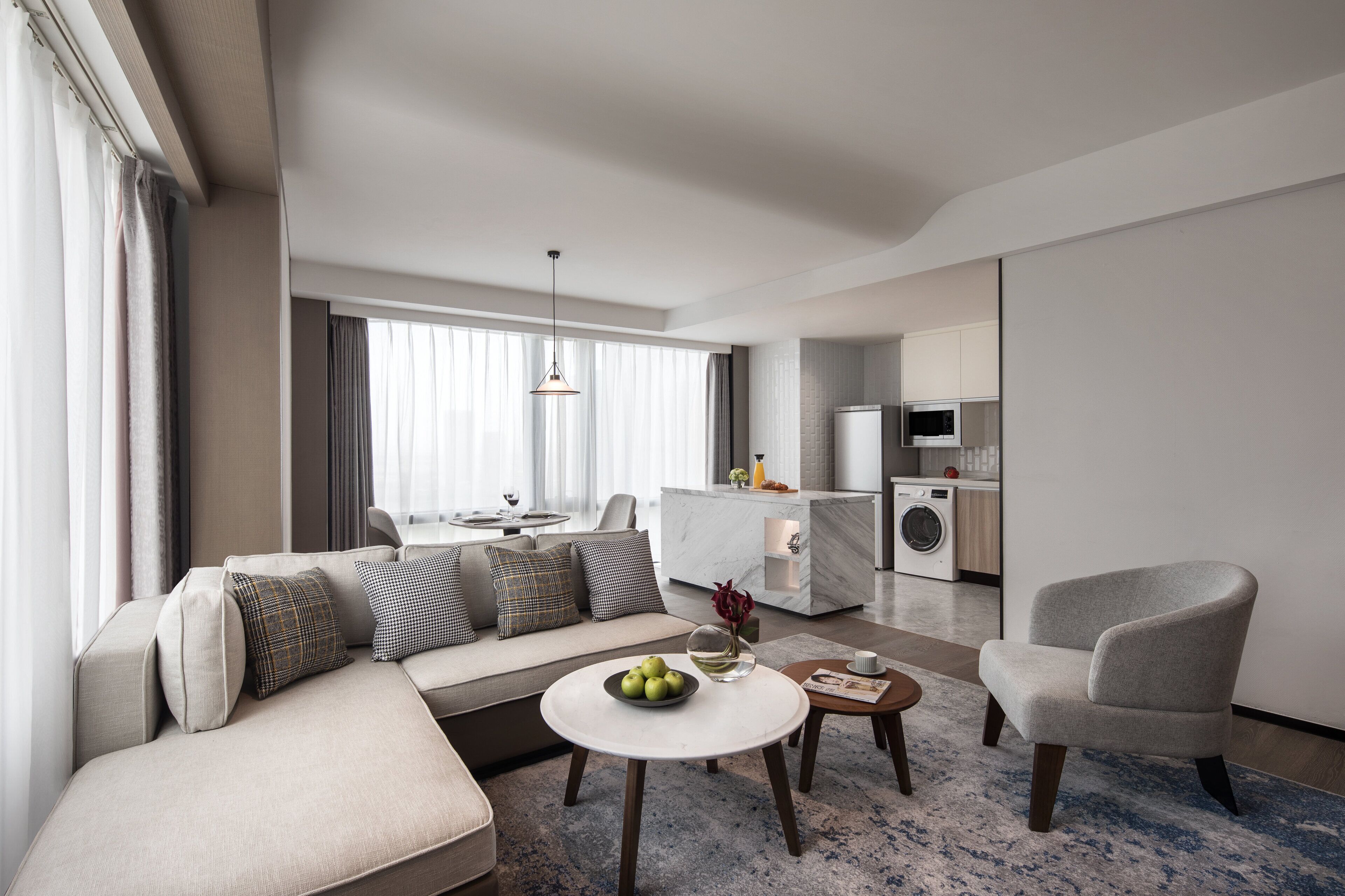 Roupas de cama premium, edredons de pluma, camas com colchões pillow-top