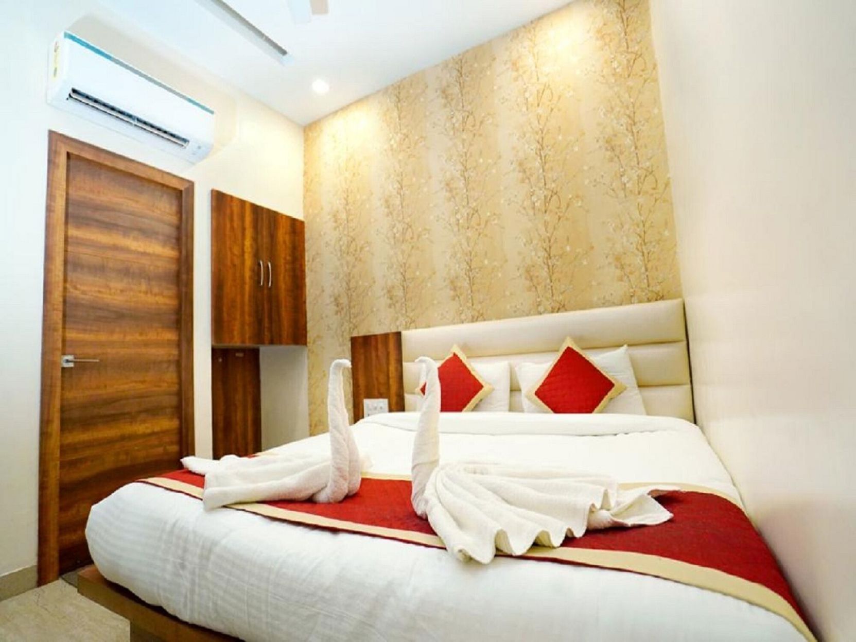 11 quartos, roupas de cama premium, individualmente mobiliados