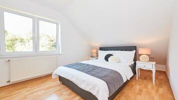 Apartamento | Cofre no quarto, secretária, ferro/tábua de engomar, Wi-fi grátis