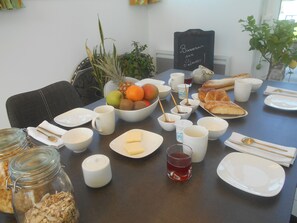 Pequeno-almoço continental diário incluído 