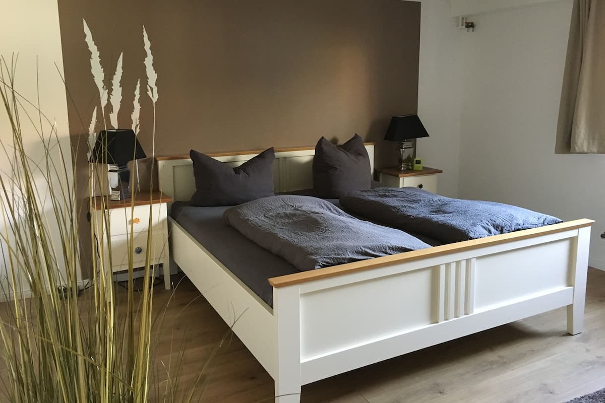 Apartamento (Hinnerk) | Com decoração personalizada, com mobília individualizada, Wi-fi grátis