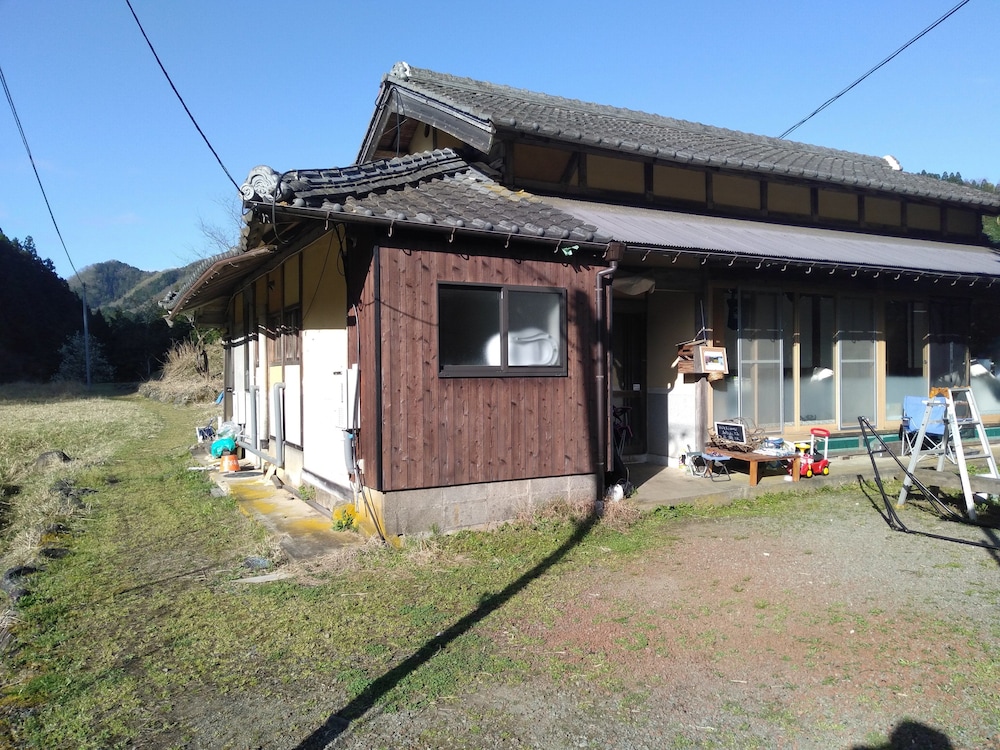 Satoyama Guest House Couture - Hostel - Japan