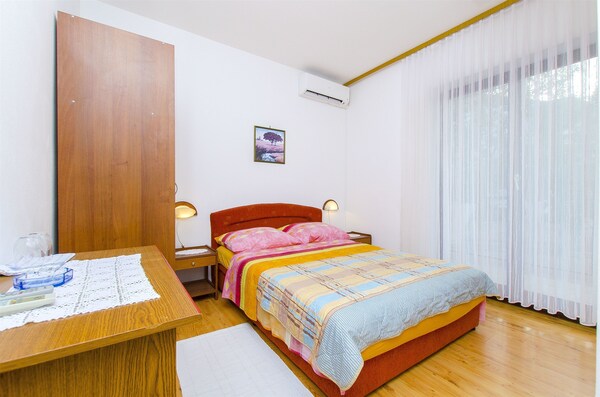 Apartments And Rooms Iva - Trogir