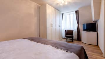 Apartamento, 1 quarto, kitchenette, Vista para a cidade (5) | 1 quarto, roupa hipoalergénica, cofre no quarto