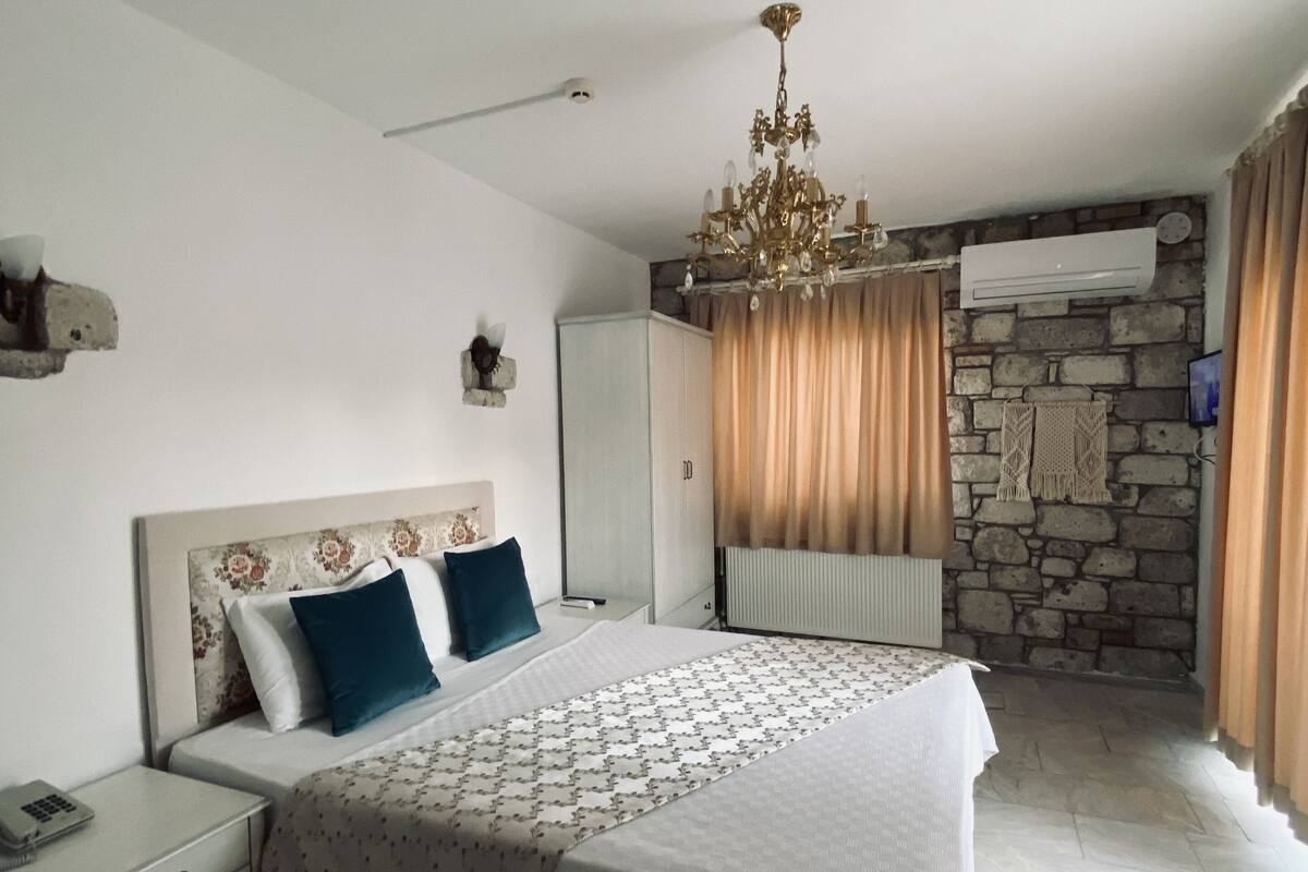Quarto Tradicional | 1 quarto, minibar, cofre no quarto, secretária