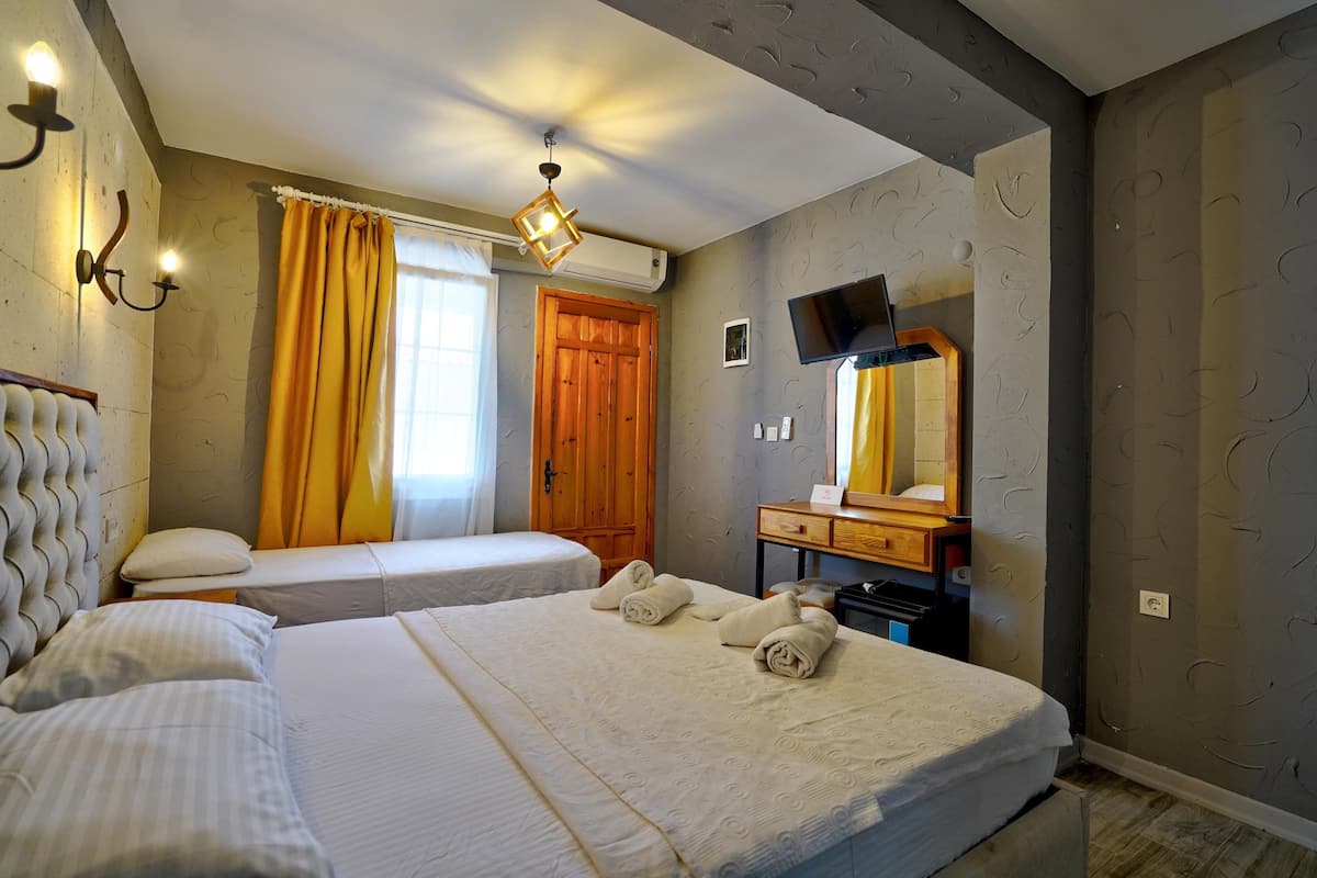 Quarto Triplo Standard | Roupa de alta qualidade, cortinas/cortinados opacos