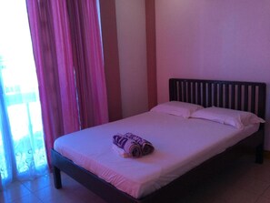 Quarto executivo | Wi-Fi de cortesia, roupa de cama