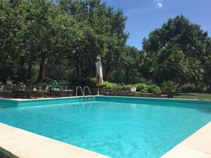 Piscina externa sazonal