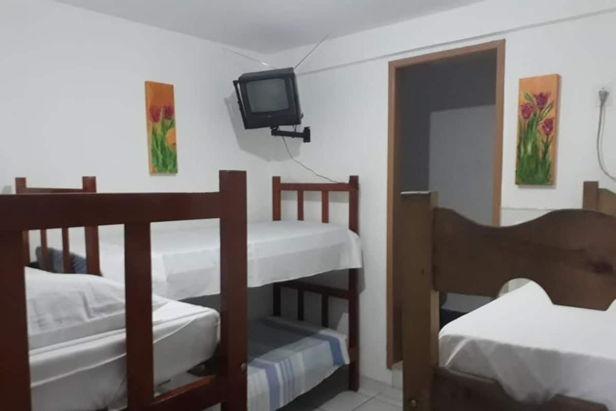 Dormitório Partilhado (Hostel) | Minibar, Wi-fi grátis, roupa de cama fornecida