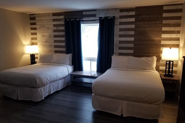 Quarto Duplo | Ferro/tábua de engomar, Wi-fi grátis, roupa de cama fornecida