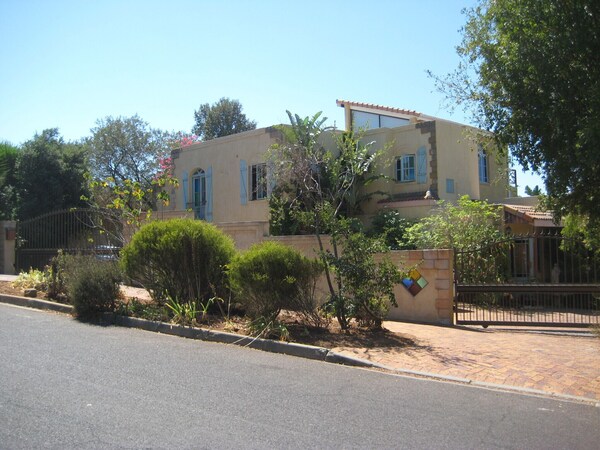 Aurora Guest Units - Cape Town