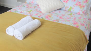 Apartamento Básico, 4 quartos | 4 quartos, ferro/tábua de engomar