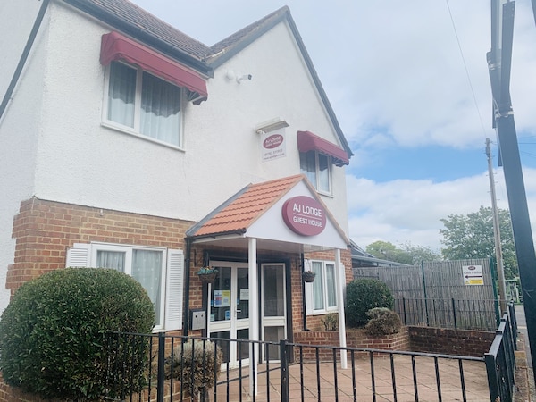 Aj Lodge - Buckinghamshire