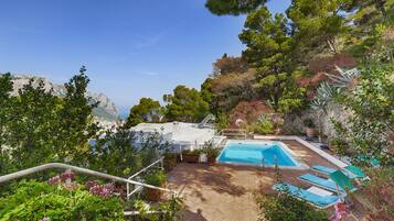 Piscina exterior sazonal