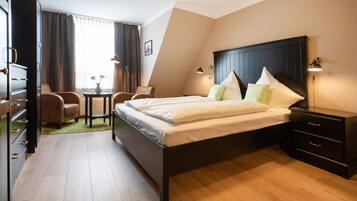 Estúdio básico | Frigobar, escrivaninha, Wi-Fi de cortesia, roupa de cama