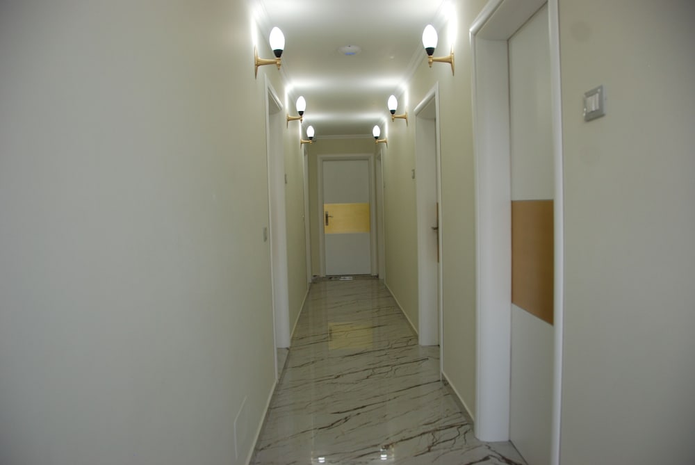 Crown Deluxe Apartments - Saranda