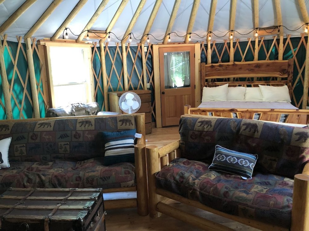 Blue Yurt, Out In The Woods! Unplugged, You Are Out In Nature Away From It All. - Glacier National Park