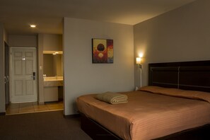 Quarto Comfort, 1 cama king-size | Secretária, secretária adequada para computadores portáteis