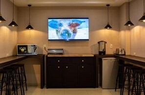 Um micro-ondas no espaço comum